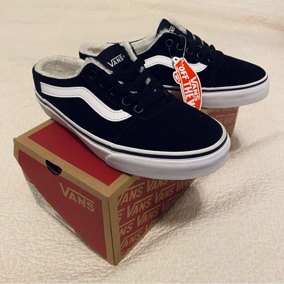 Vans | Shoes | Vans Suede Sherpa Blackwhite Ward Mule | Poshmark